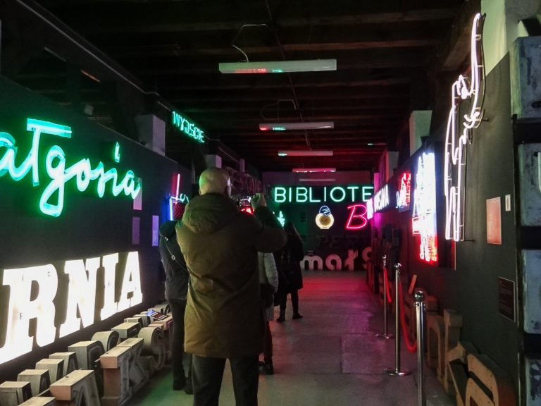 The Three Lives of Warsaw’s Neon - Hidden Compass